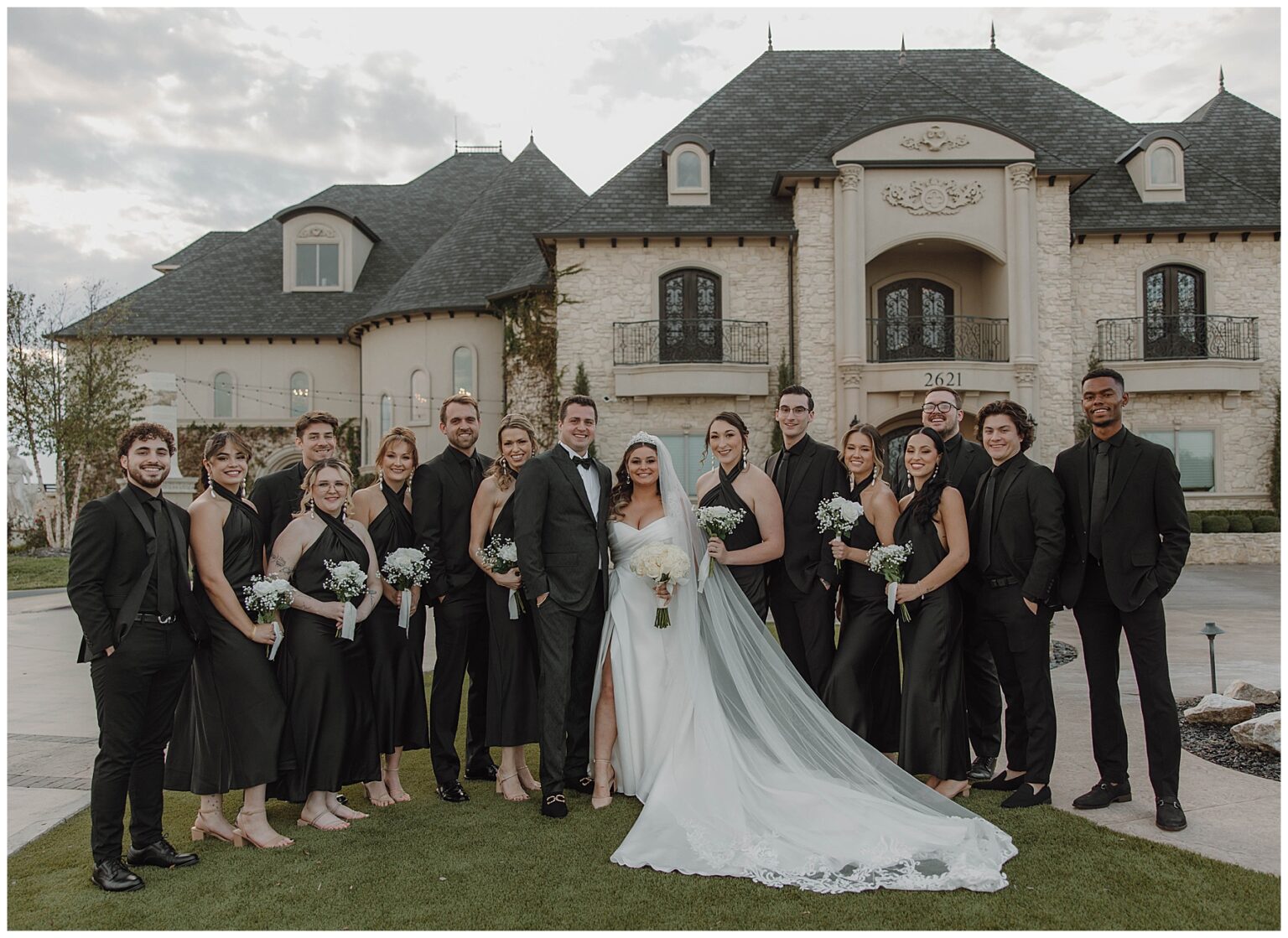 Romantic and Playful Estate Wedding in Texas - theweddingduo.co